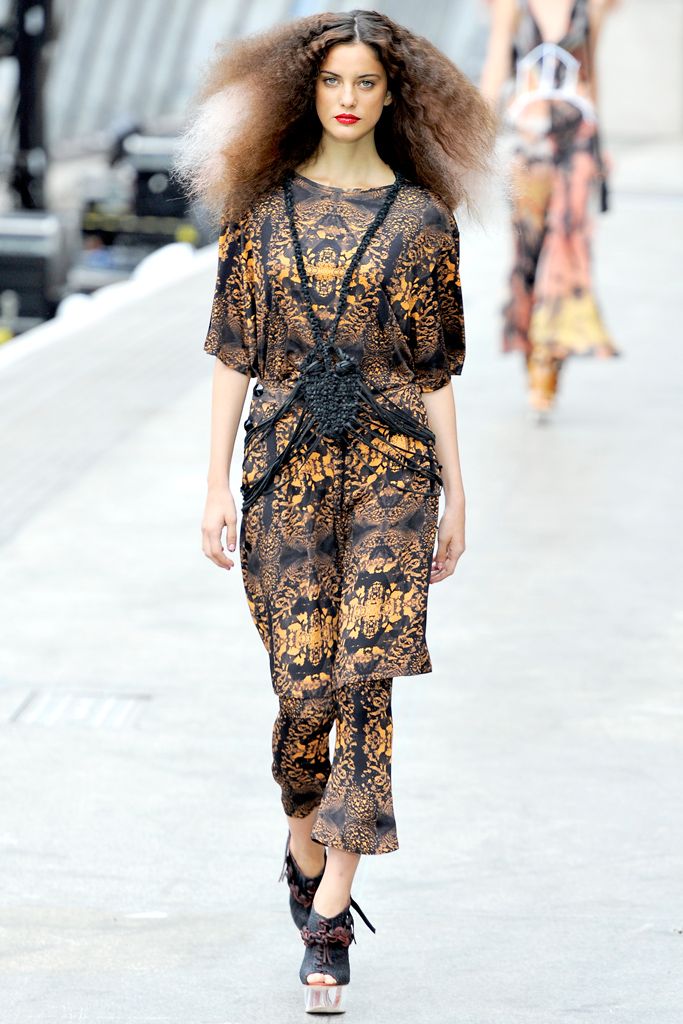 Topshop Unique Spring 2011 Collection | 네이트 판