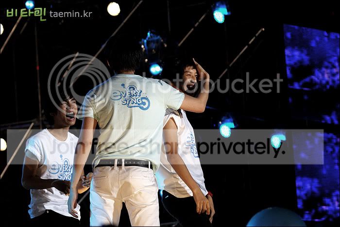 [PICS] HeeChul @ SM concert '08 + รูปคู่ | บันเทิง | 575871